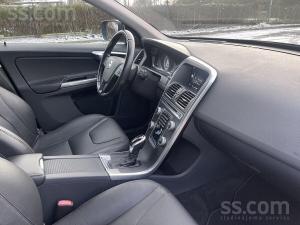 Pelēks Volvo XC60 2014 Rīga, ar dzinēja tilpumu 2.00 L un nobraukumu 252 tūkst. km par 9950 €, foto 8 vietnē AUTOMOTO.COM.LV