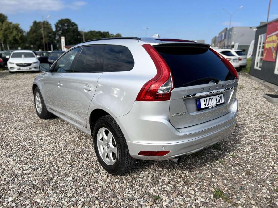 Pelēks Volvo XC60 2014 Kauņa, ar dzinēja tilpumu 2.00 L un nobraukumu 365 tūkst. km par 9999 €, foto 3 vietnē AUTOMOTO.COM.LV