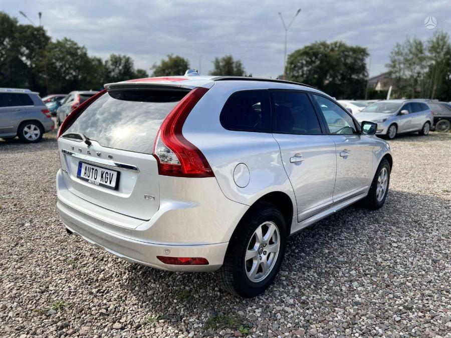 Pelēks Volvo XC60 2014 Kauņa, ar dzinēja tilpumu 2.00 L un nobraukumu 365 tūkst. km par 9999 €, foto 4 vietnē AUTOMOTO.COM.LV
