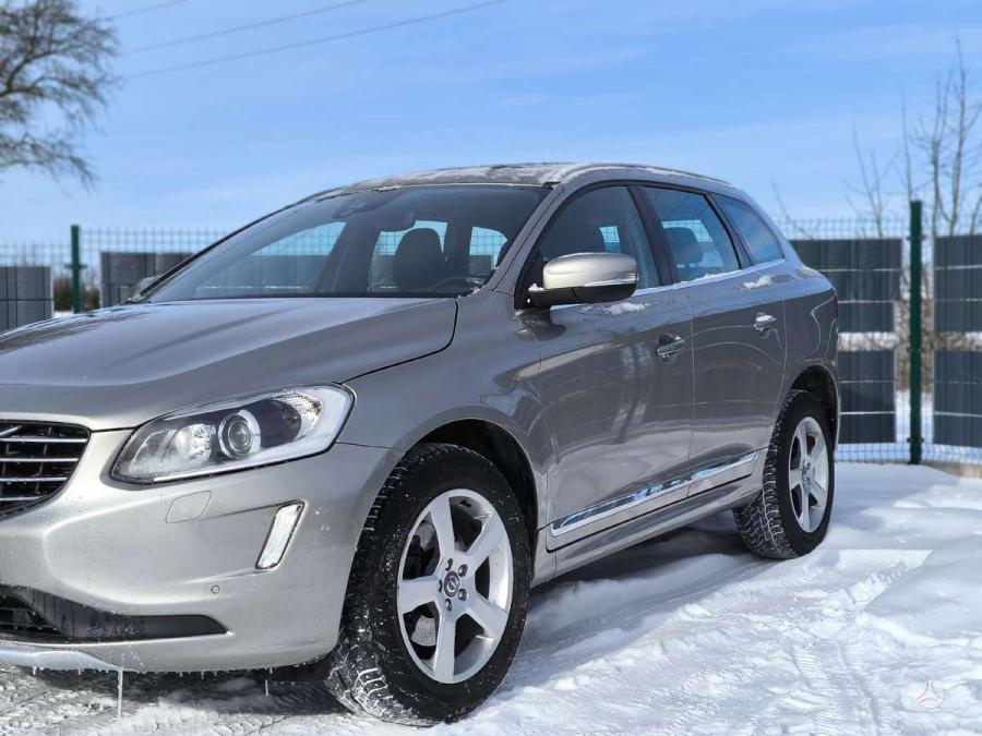 Grey Volvo XC60 2014 in Vilkaviskis, with an engine capacity of 2.40 L and mileage of 288 thousand km for 12600 €, photo 3 on AUTOMOTO.COM.LV