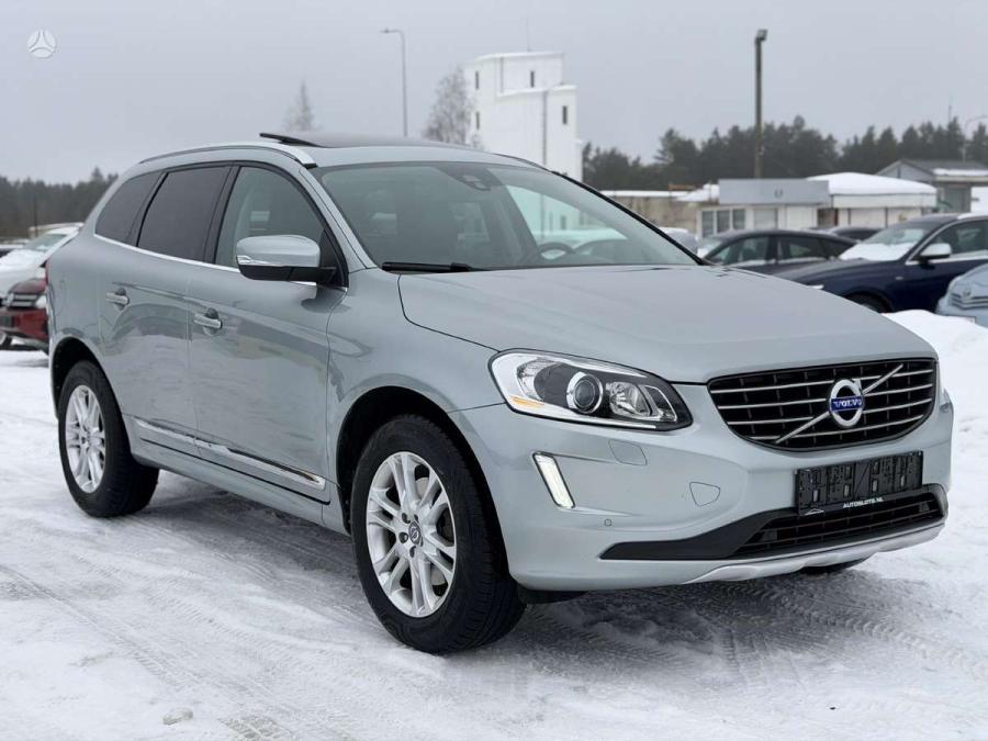 Grey Volvo XC60 2014 in Utena, with an engine capacity of 2.40 L and mileage of 236 thousand km for 13950 €, photo 5 on AUTOMOTO.COM.LV