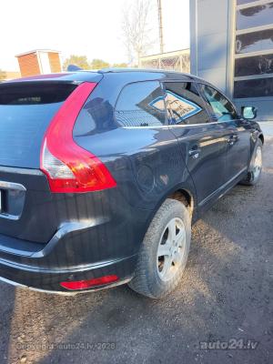 Pelēks Volvo XC60 2014 Tallina, ar dzinēja tilpumu 2.40 L un nobraukumu 215 tūkst. km par 13500 €, foto 6 vietnē AUTOMOTO.COM.LV