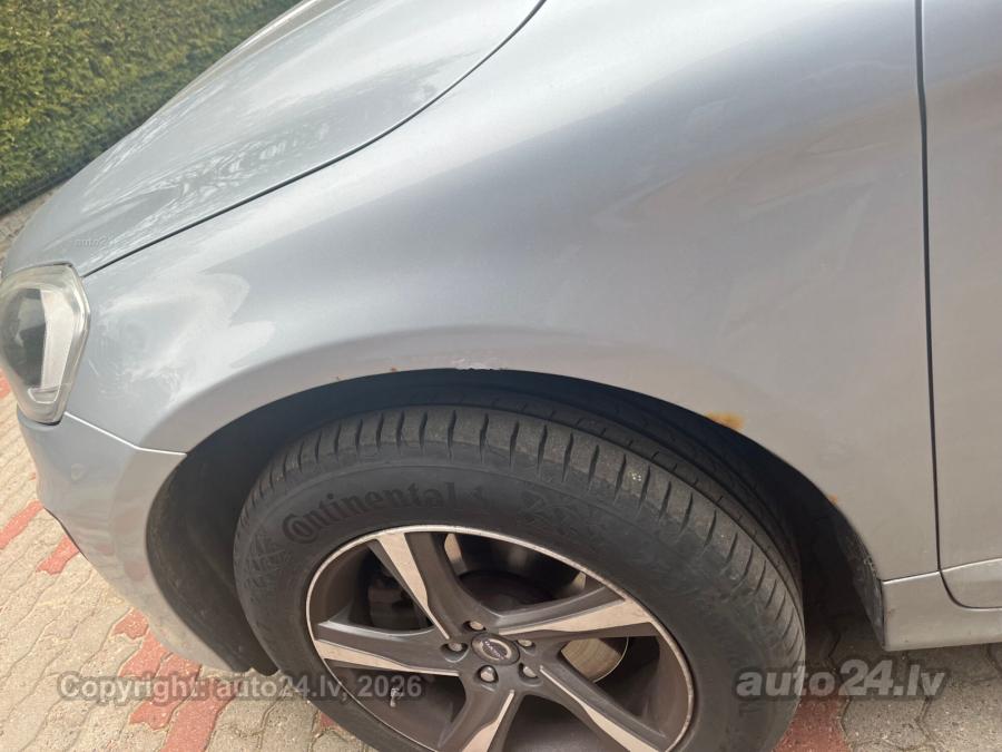 Pelēks Volvo XC60 2014 Tallina, ar dzinēja tilpumu 3.00 L un nobraukumu 96 tūkst. km par 17000 €, foto 6 vietnē AUTOMOTO.COM.LV