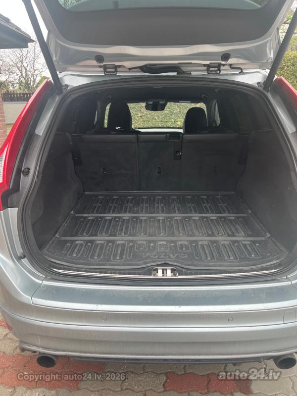 Pelēks Volvo XC60 2014 Tallina, ar dzinēja tilpumu 3.00 L un nobraukumu 96 tūkst. km par 17000 €, foto 6 vietnē AUTOMOTO.COM.LV