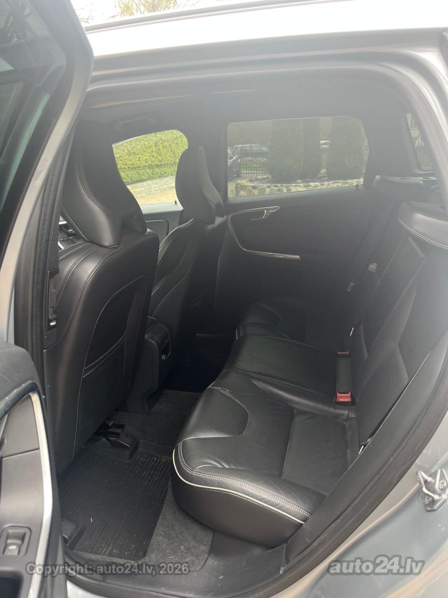 Pelēks Volvo XC60 2014 Tallina, ar dzinēja tilpumu 3.00 L un nobraukumu 96 tūkst. km par 17000 €, foto 9 vietnē AUTOMOTO.COM.LV