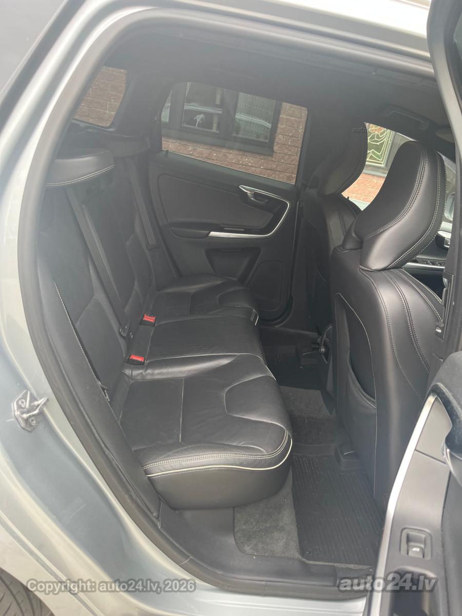 Pelēks Volvo XC60 2014 Tallina, ar dzinēja tilpumu 3.00 L un nobraukumu 96 tūkst. km par 17000 €, foto 10 vietnē AUTOMOTO.COM.LV