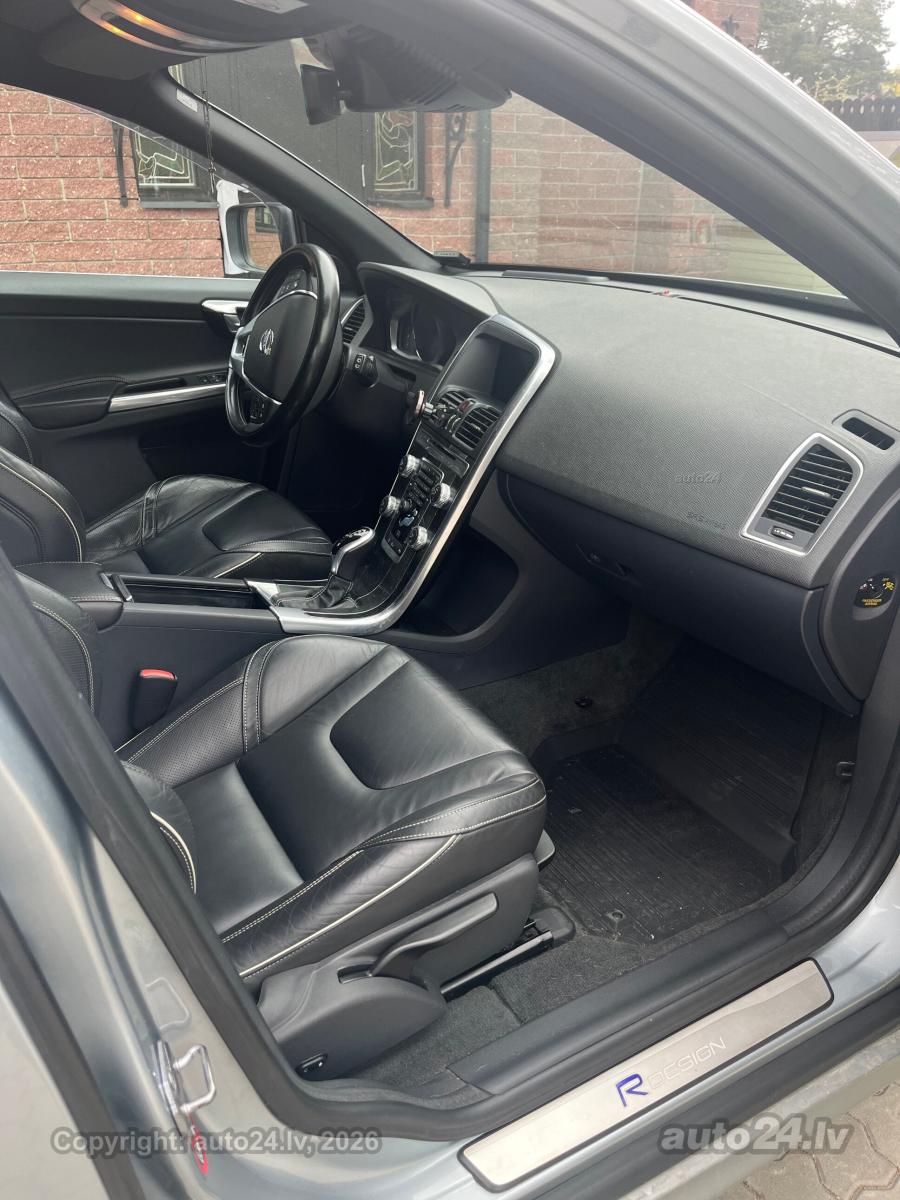 Pelēks Volvo XC60 2014 Tallina, ar dzinēja tilpumu 3.00 L un nobraukumu 96 tūkst. km par 17000 €, foto 11 vietnē AUTOMOTO.COM.LV