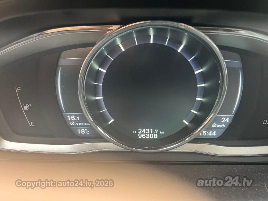 Pelēks Volvo XC60 2014 Tallina, ar dzinēja tilpumu 3.00 L un nobraukumu 96 tūkst. km par 17000 €, foto 13 vietnē AUTOMOTO.COM.LV