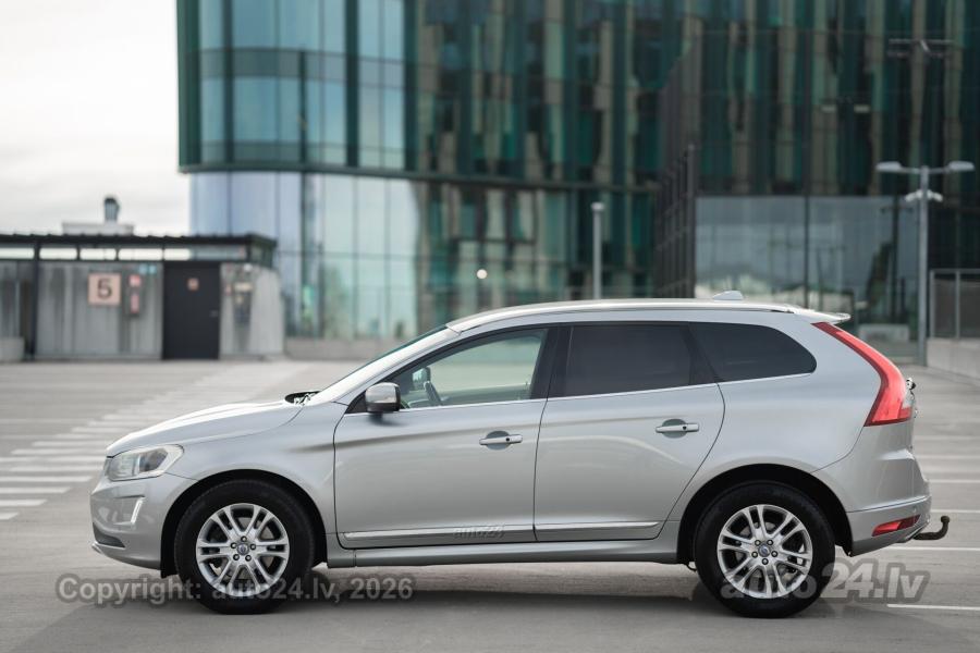 Grey Volvo XC60 2014 in Tallinn, with an engine capacity of 2.40 L and mileage of 325 thousand km for 10999 €, photo 4 on AUTOMOTO.COM.LV