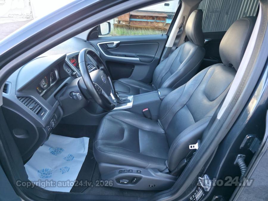 Grey Volvo XC60 2014 in Tallinn, with an engine capacity of 2.00 L and mileage of 187 thousand km for 11990 €, photo 10 on AUTOMOTO.COM.LV