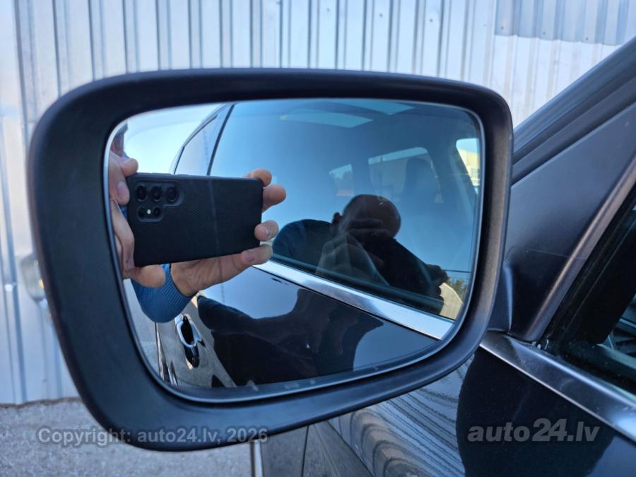 Grey Volvo XC60 2014 in Tallinn, with an engine capacity of 2.00 L and mileage of 187 thousand km for 11990 €, photo 23 on AUTOMOTO.COM.LV