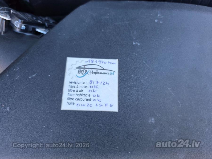 Grey Volvo XC60 2014 in Tallinn, with an engine capacity of 2.00 L and mileage of 187 thousand km for 11990 €, photo 28 on AUTOMOTO.COM.LV