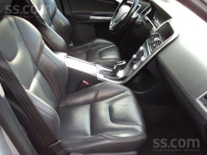 Pelēks Volvo XC60 2014 Rīga, ar dzinēja tilpumu 2.40 L un nobraukumu 184 tūkst. km par 14800 €, foto 8 vietnē AUTOMOTO.COM.LV