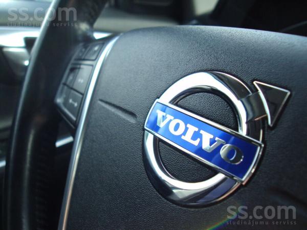 Grey Volvo XC60 2014 in Riga, with an engine capacity of 2.40 L and mileage of 184 thousand km for 14800 €, photo 10 on AUTOMOTO.COM.LV