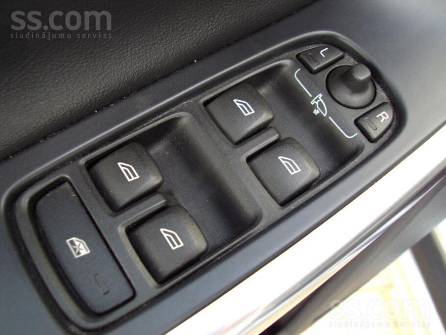 Pelēks Volvo XC60 2014 Rīga, ar dzinēja tilpumu 2.40 L un nobraukumu 184 tūkst. km par 14800 €, foto 16 vietnē AUTOMOTO.COM.LV