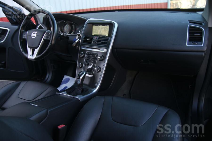 Pelēks Volvo XC60 2014 Rīga, ar dzinēja tilpumu 2.00 L un nobraukumu 0 tūkst. km par 11390 €, foto 14 vietnē AUTOMOTO.COM.LV