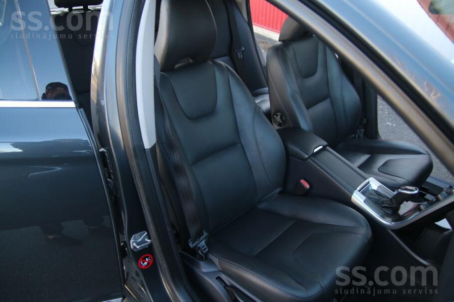 Pelēks Volvo XC60 2014 Rīga, ar dzinēja tilpumu 2.00 L un nobraukumu 0 tūkst. km par 11390 €, foto 16 vietnē AUTOMOTO.COM.LV