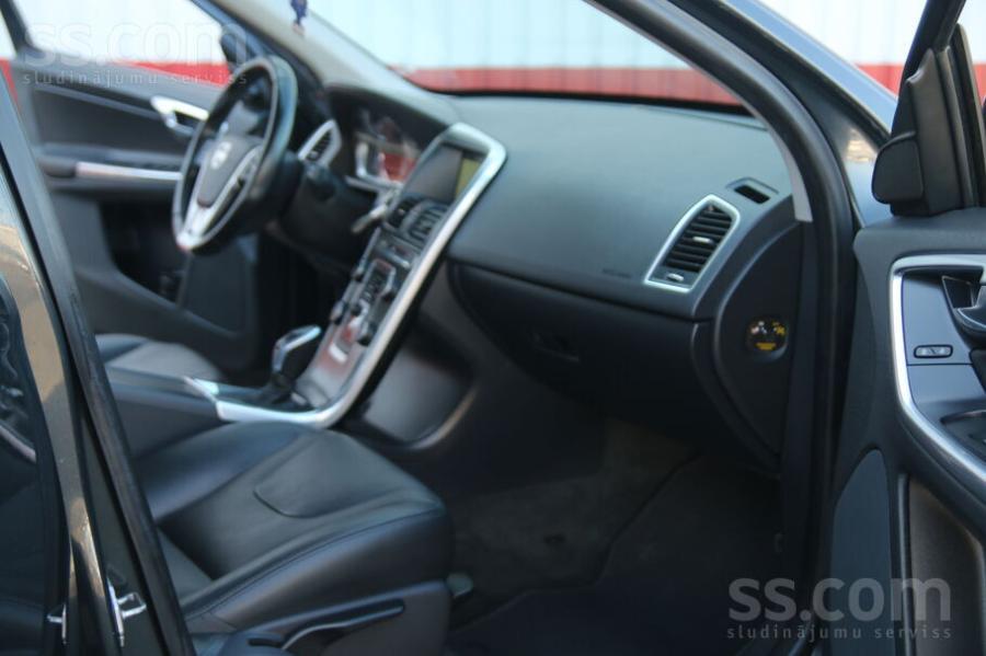 Pelēks Volvo XC60 2014 Rīga, ar dzinēja tilpumu 2.00 L un nobraukumu 0 tūkst. km par 11390 €, foto 17 vietnē AUTOMOTO.COM.LV