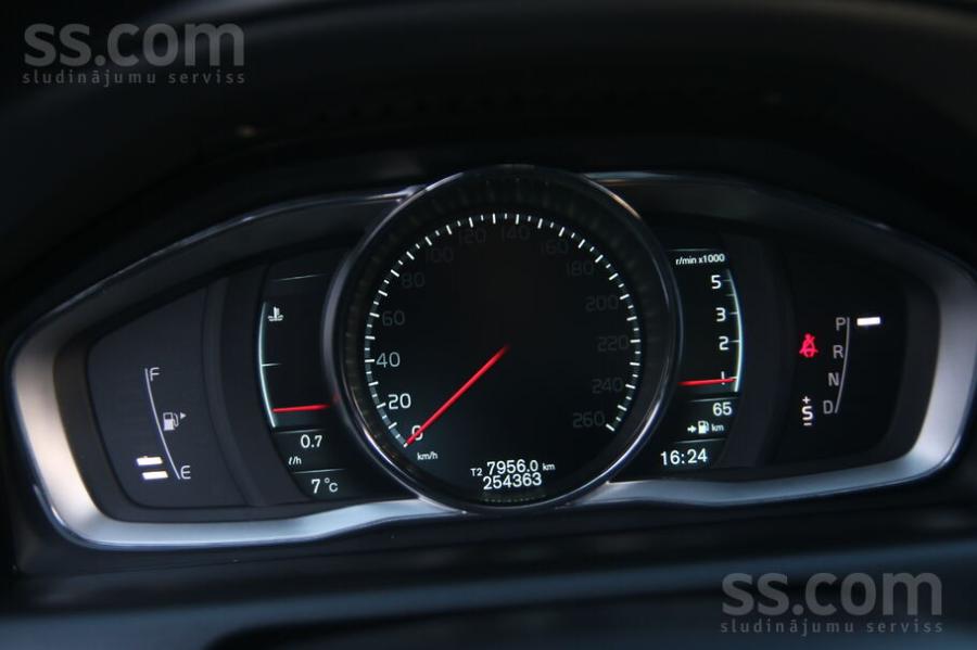 Pelēks Volvo XC60 2014 Rīga, ar dzinēja tilpumu 2.00 L un nobraukumu 0 tūkst. km par 11390 €, foto 24 vietnē AUTOMOTO.COM.LV