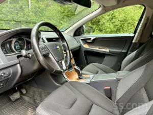 Pelēks Volvo XC60 2014 Rīga, ar dzinēja tilpumu 2.40 L un nobraukumu 373 tūkst. km par 10490 €, foto 6 vietnē AUTOMOTO.COM.LV
