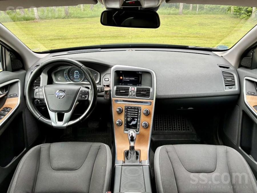 Pelēks Volvo XC60 2014 Rīga, ar dzinēja tilpumu 2.40 L un nobraukumu 373 tūkst. km par 10490 €, foto 7 vietnē AUTOMOTO.COM.LV