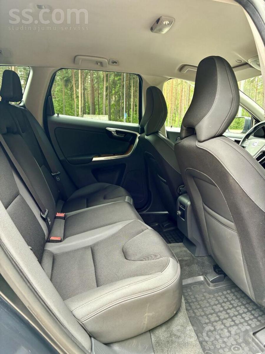 Pelēks Volvo XC60 2014 Rīga, ar dzinēja tilpumu 2.40 L un nobraukumu 373 tūkst. km par 10490 €, foto 18 vietnē AUTOMOTO.COM.LV