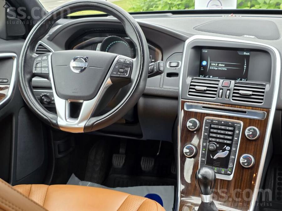 Pelēks Volvo XC60 2014 Rīga, ar dzinēja tilpumu 2.40 L un nobraukumu 263 tūkst. km par 12000 €, foto 7 vietnē AUTOMOTO.COM.LV