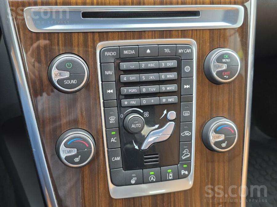 Pelēks Volvo XC60 2014 Rīga, ar dzinēja tilpumu 2.40 L un nobraukumu 263 tūkst. km par 12000 €, foto 9 vietnē AUTOMOTO.COM.LV