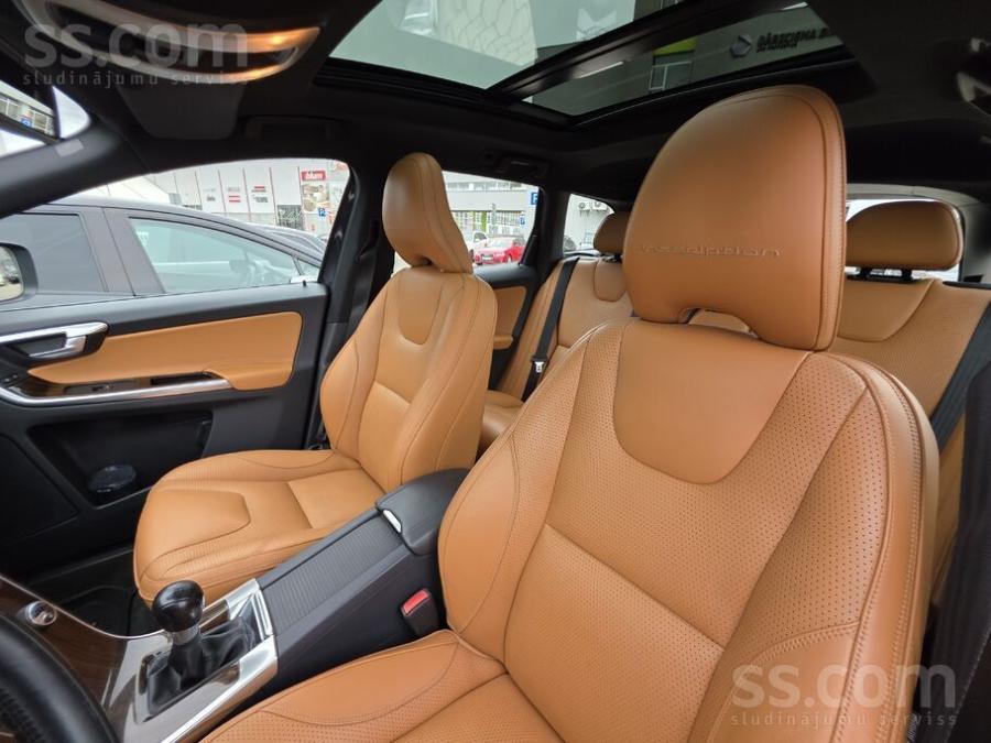 Pelēks Volvo XC60 2014 Rīga, ar dzinēja tilpumu 2.40 L un nobraukumu 263 tūkst. km par 12000 €, foto 12 vietnē AUTOMOTO.COM.LV