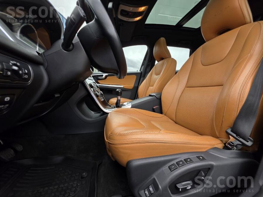 Pelēks Volvo XC60 2014 Rīga, ar dzinēja tilpumu 2.40 L un nobraukumu 263 tūkst. km par 12000 €, foto 14 vietnē AUTOMOTO.COM.LV