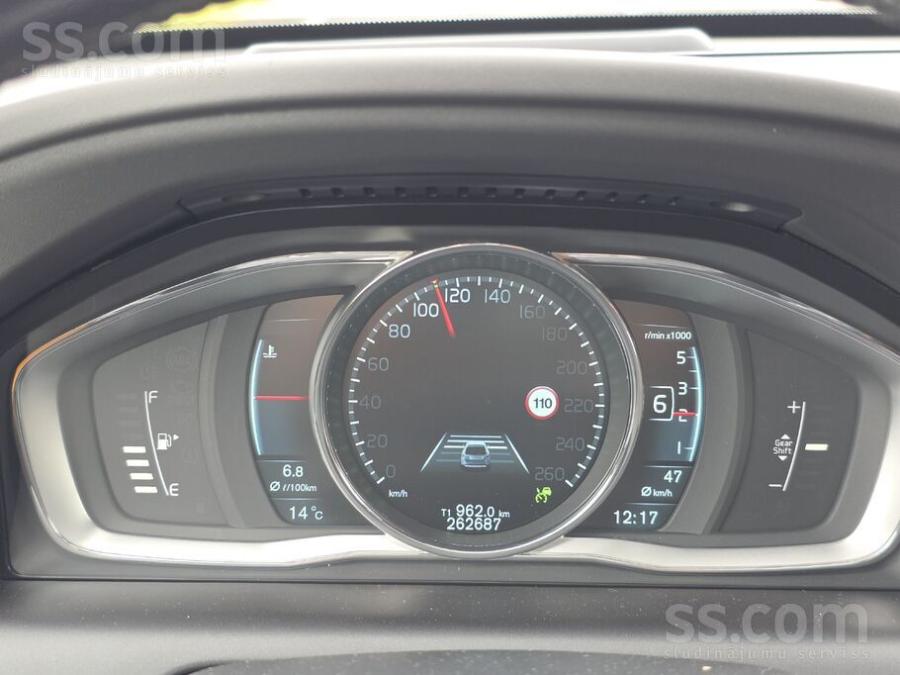 Pelēks Volvo XC60 2014 Rīga, ar dzinēja tilpumu 2.40 L un nobraukumu 263 tūkst. km par 12000 €, foto 18 vietnē AUTOMOTO.COM.LV