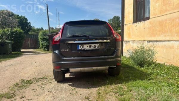 Grey Volvo XC60 2014 in Tukums, with an engine capacity of 2.00 L and mileage of 330 thousand km for 6999 €, photo 3 on AUTOMOTO.COM.LV