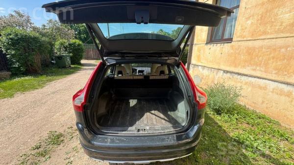 Grey Volvo XC60 2014 in Tukums, with an engine capacity of 2.00 L and mileage of 330 thousand km for 6999 €, photo 4 on AUTOMOTO.COM.LV
