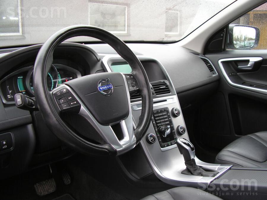 Grey Volvo XC60 2014 in Riga, with an engine capacity of 2.40 L and mileage of 0 thousand km for 14990 €, photo 20 on AUTOMOTO.COM.LV