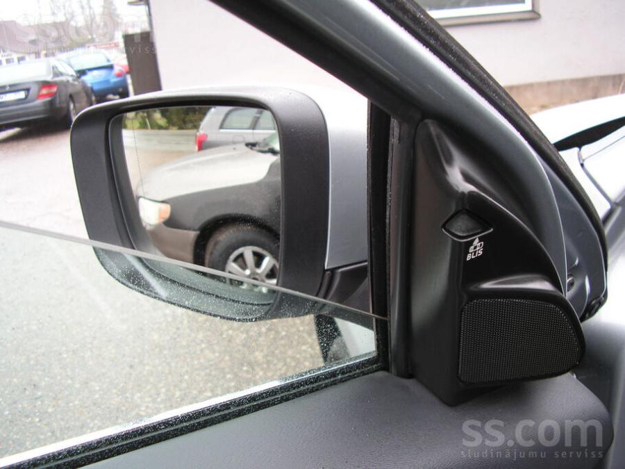 Grey Volvo XC60 2014 in Riga, with an engine capacity of 2.40 L and mileage of 0 thousand km for 14990 €, photo 21 on AUTOMOTO.COM.LV