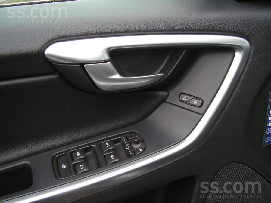 Grey Volvo XC60 2014 in Riga, with an engine capacity of 2.40 L and mileage of 0 thousand km for 14990 €, photo 22 on AUTOMOTO.COM.LV