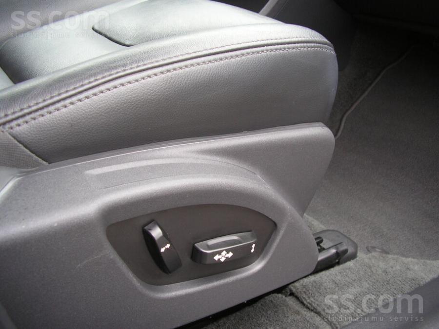 Grey Volvo XC60 2014 in Riga, with an engine capacity of 2.40 L and mileage of 0 thousand km for 14990 €, photo 30 on AUTOMOTO.COM.LV
