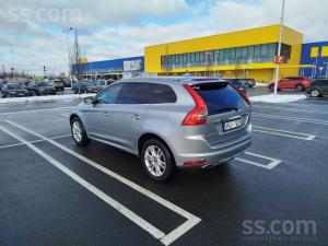 Grey Volvo XC60 2014 in Riga, with an engine capacity of 2.00 L and mileage of 237 thousand km for 12250 €, photo 5 on AUTOMOTO.COM.LV