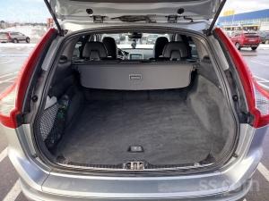 Grey Volvo XC60 2014 in Riga, with an engine capacity of 2.00 L and mileage of 237 thousand km for 12250 €, photo 7 on AUTOMOTO.COM.LV