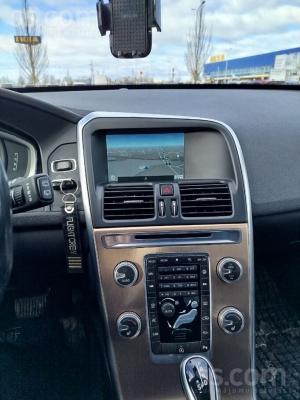 Grey Volvo XC60 2014 in Riga, with an engine capacity of 2.00 L and mileage of 237 thousand km for 12250 €, photo 10 on AUTOMOTO.COM.LV