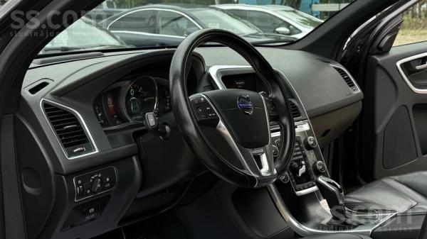 Pelēks Volvo XC60 2014 Rīga, ar dzinēja tilpumu 2.40 L un nobraukumu 248 tūkst. km par 14990 €, foto 7 vietnē AUTOMOTO.COM.LV