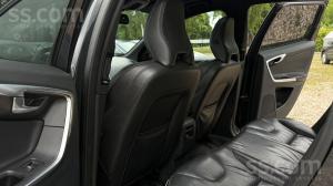 Pelēks Volvo XC60 2014 Rīga, ar dzinēja tilpumu 2.40 L un nobraukumu 248 tūkst. km par 14990 €, foto 11 vietnē AUTOMOTO.COM.LV