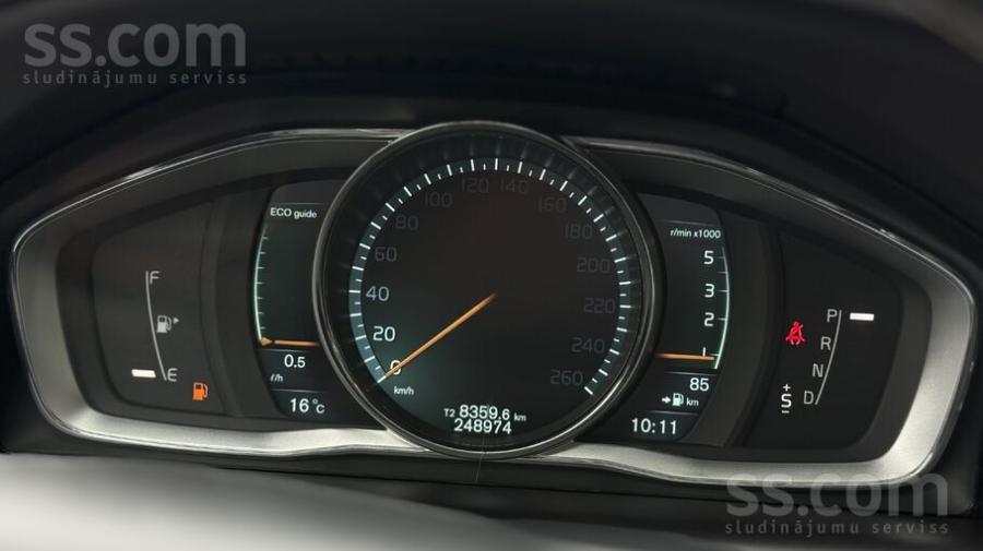 Pelēks Volvo XC60 2014 Rīga, ar dzinēja tilpumu 2.40 L un nobraukumu 248 tūkst. km par 14990 €, foto 16 vietnē AUTOMOTO.COM.LV