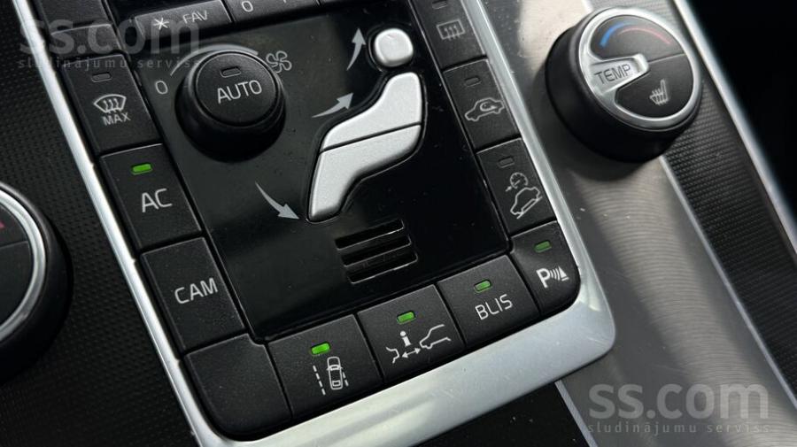 Pelēks Volvo XC60 2014 Rīga, ar dzinēja tilpumu 2.40 L un nobraukumu 248 tūkst. km par 14990 €, foto 26 vietnē AUTOMOTO.COM.LV