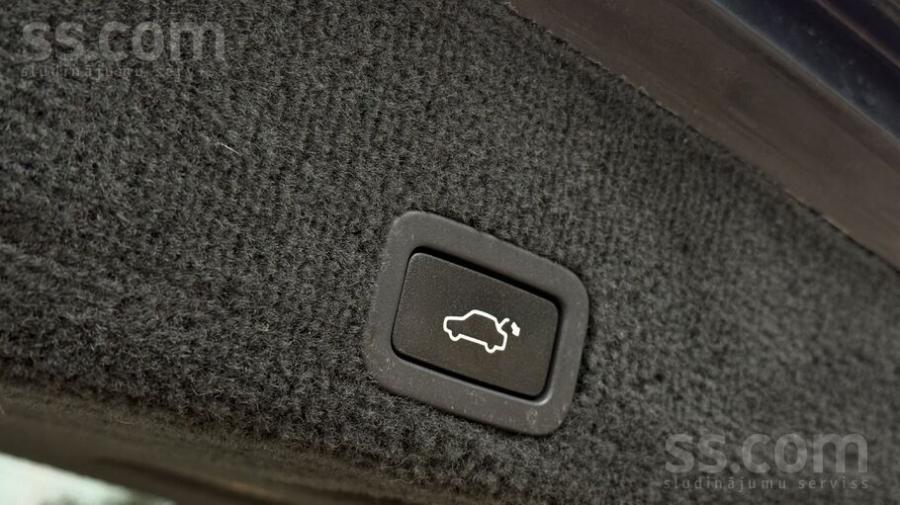 Pelēks Volvo XC60 2014 Rīga, ar dzinēja tilpumu 2.40 L un nobraukumu 248 tūkst. km par 14990 €, foto 32 vietnē AUTOMOTO.COM.LV