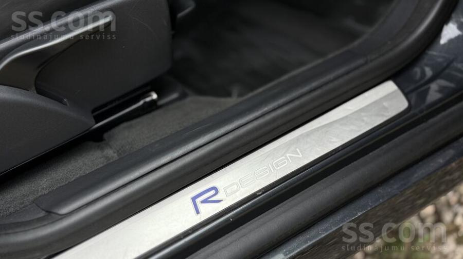 Pelēks Volvo XC60 2014 Rīga, ar dzinēja tilpumu 2.40 L un nobraukumu 248 tūkst. km par 14990 €, foto 34 vietnē AUTOMOTO.COM.LV