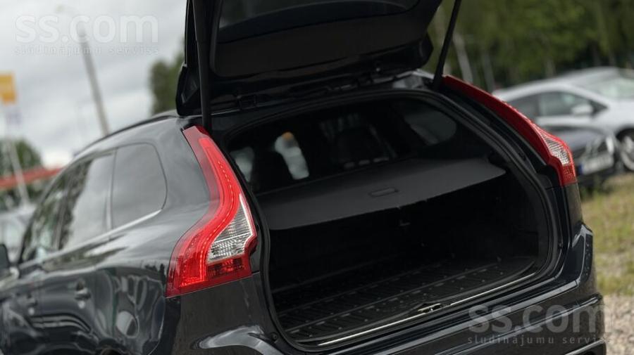 Pelēks Volvo XC60 2014 Rīga, ar dzinēja tilpumu 2.40 L un nobraukumu 248 tūkst. km par 14990 €, foto 36 vietnē AUTOMOTO.COM.LV