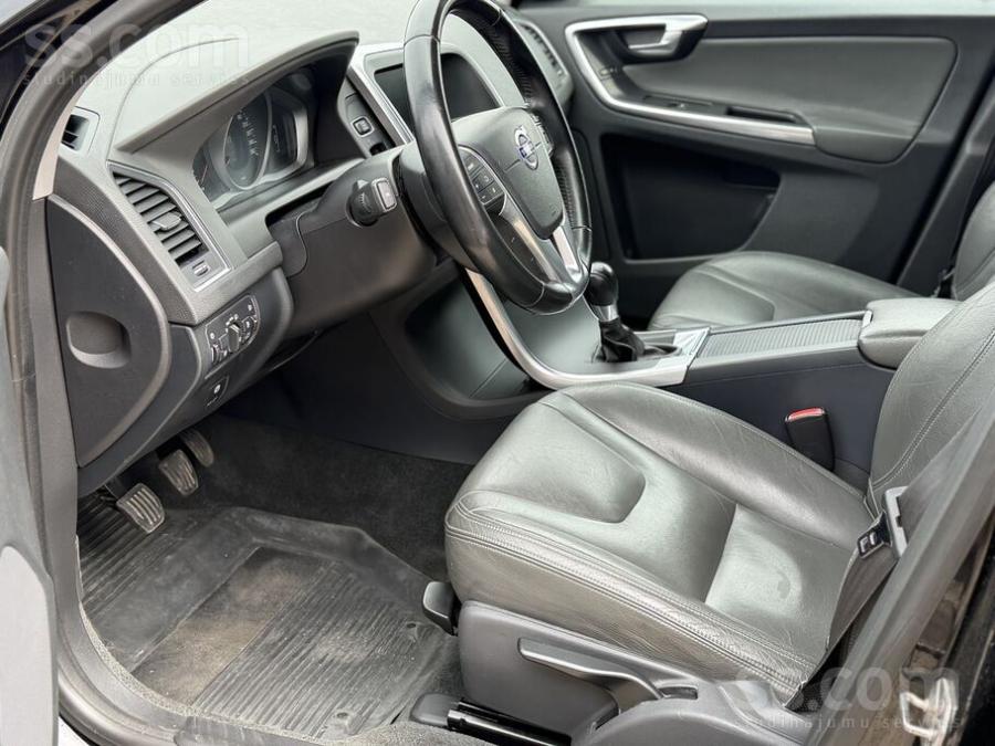 Pelēks Volvo XC60 2014 Rīga, ar dzinēja tilpumu 2.00 L un nobraukumu 268 tūkst. km par 12350 €, foto 7 vietnē AUTOMOTO.COM.LV