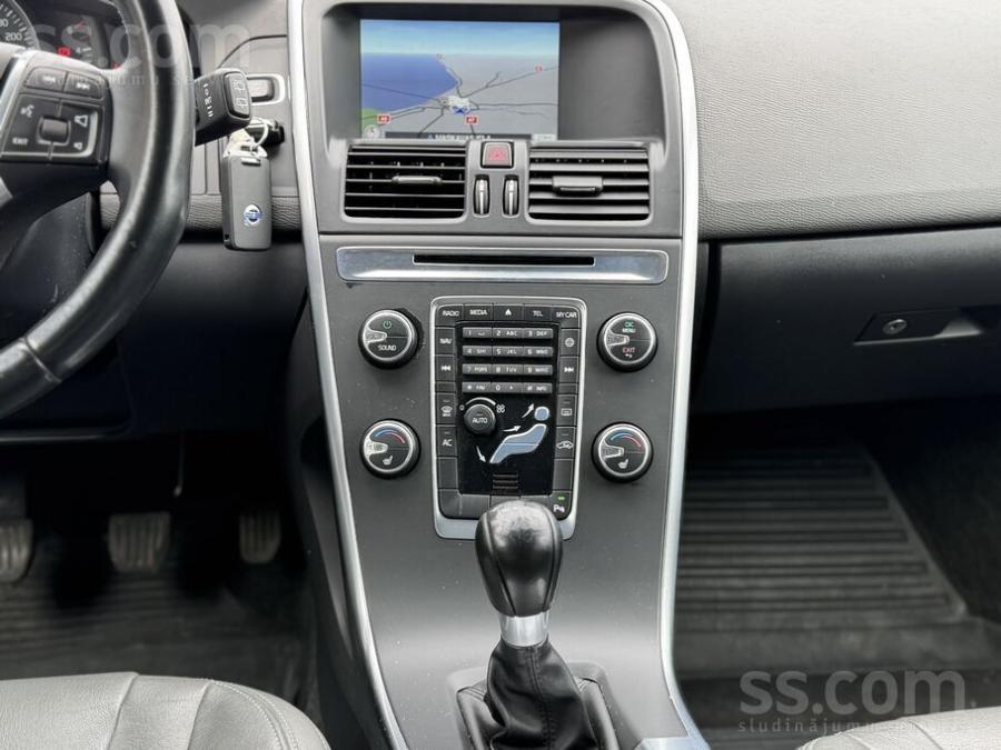 Pelēks Volvo XC60 2014 Rīga, ar dzinēja tilpumu 2.00 L un nobraukumu 268 tūkst. km par 12350 €, foto 8 vietnē AUTOMOTO.COM.LV