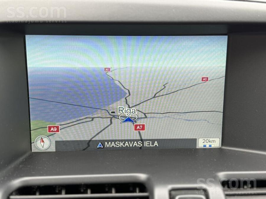 Pelēks Volvo XC60 2014 Rīga, ar dzinēja tilpumu 2.00 L un nobraukumu 268 tūkst. km par 12350 €, foto 9 vietnē AUTOMOTO.COM.LV